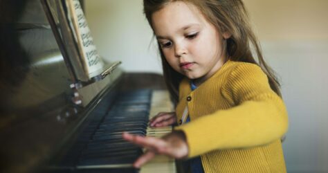 Sentimental Piano - Royalty Free Music by Scott Holmes Music